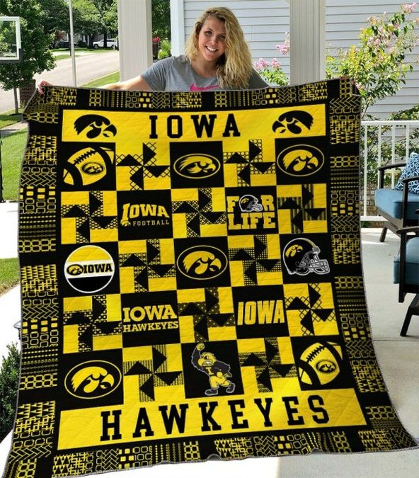 Black Yellow Pattern Ncaa Iowa Hawkeyes Great Quilt Blanket - Bluefink