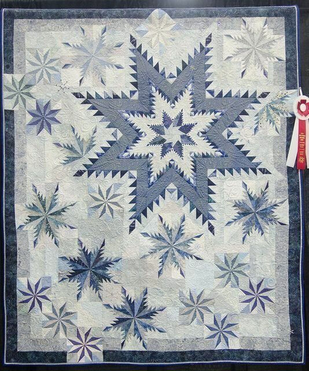Snowflake Quilt Bedding Set Bedroom Decor, Gifts for Family - Bluefink