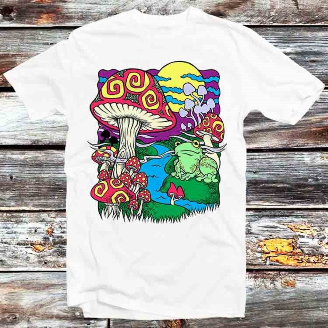 Magic Mushroom Frog Toad Dreams Tee - Unique Psychedelic and Nature Lover's Gift - Bluefink