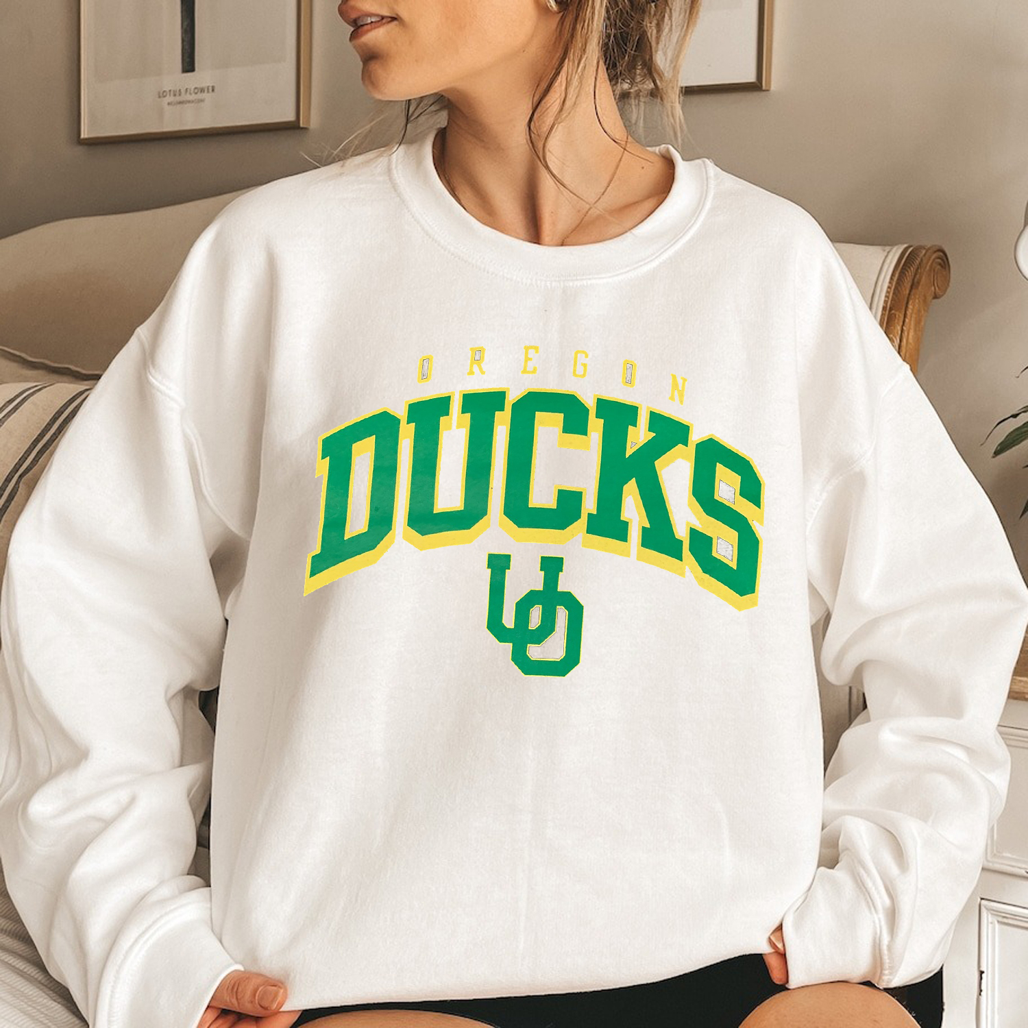 Classic Oregon Ducks T-Shirt - Fan Gift Idea - Bluefink